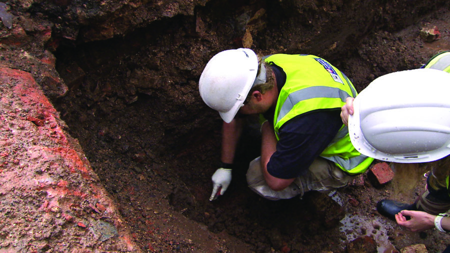Hidden Majesty: The Lost Grave of Richard III – Popular Archeology