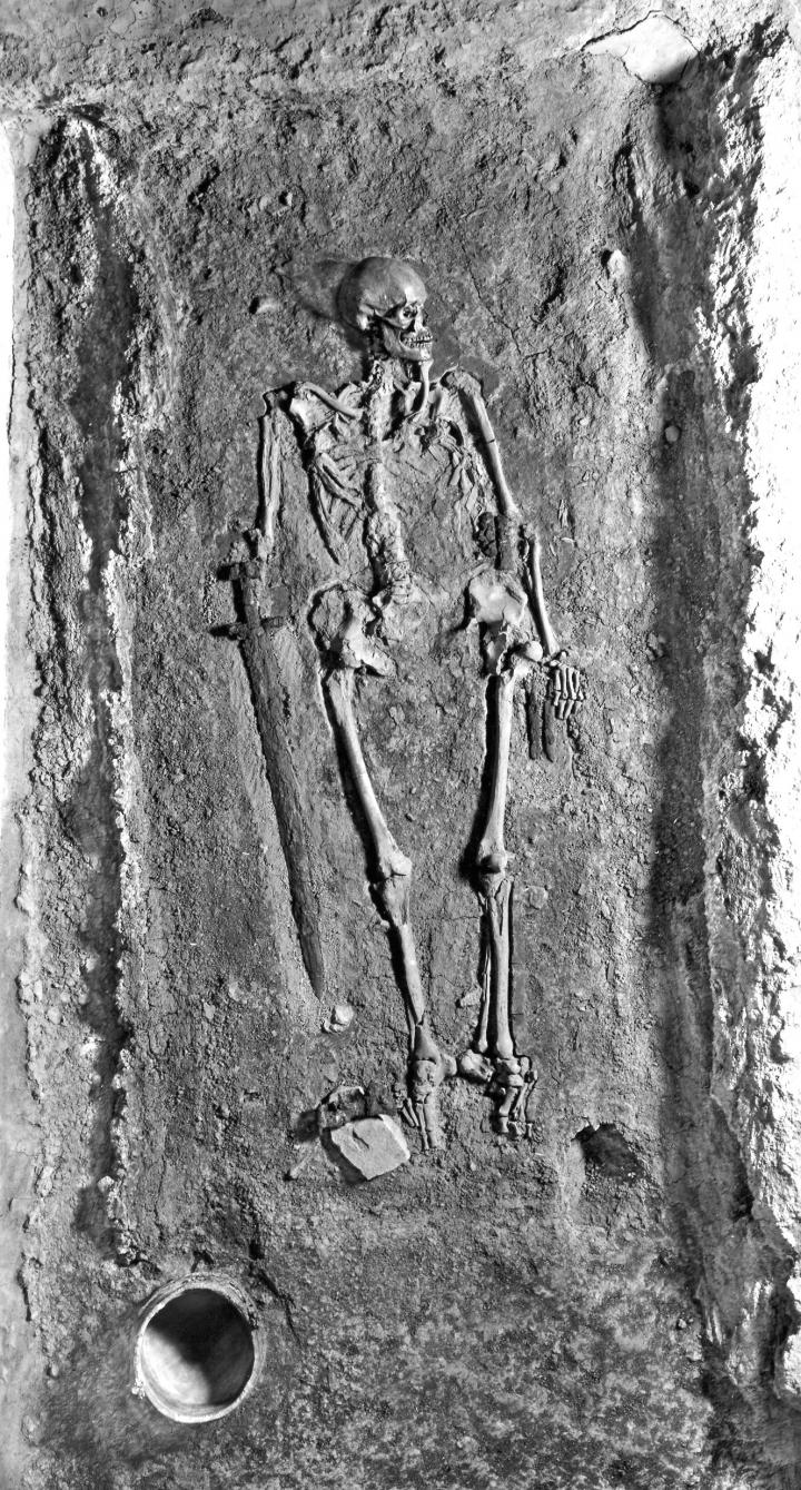 New light on contested identity of medieval skeleton found at Prague ...