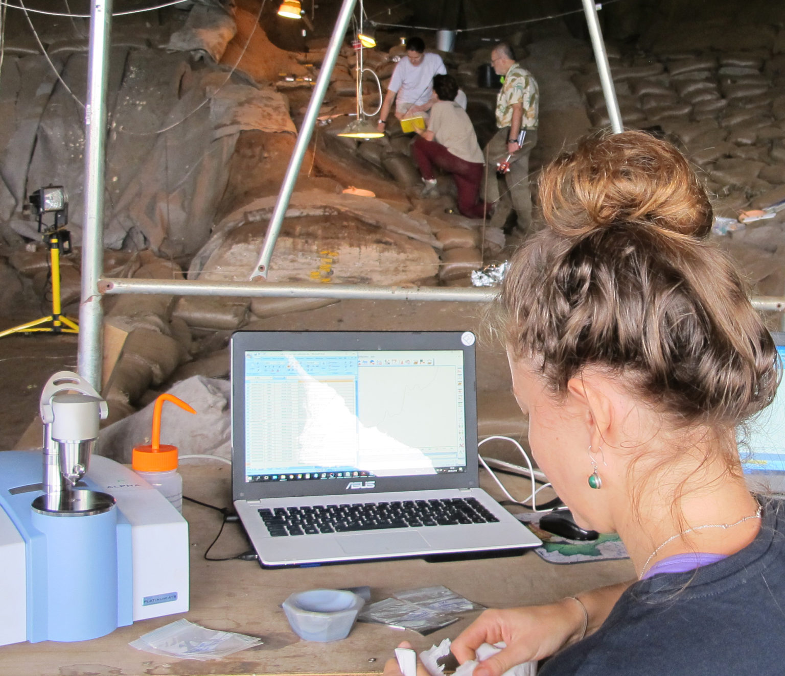 Stone Age Humans in Southern Africa Used Grass Bedding 200,000 Years ...